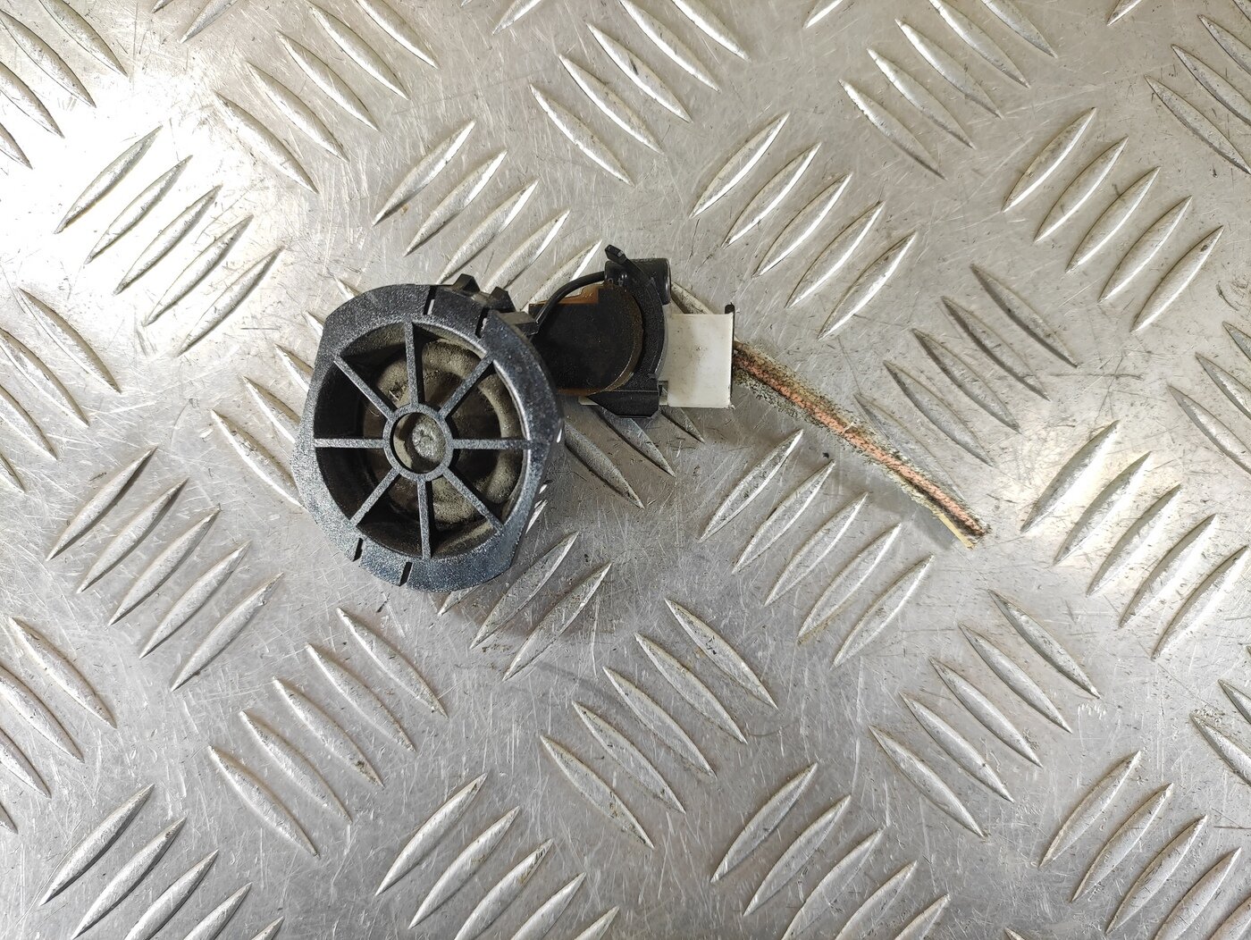Динамик RENAULT CLIO 1998-2008 7700425808