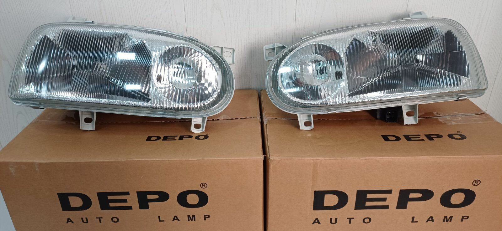 Фары фольксваген гольф 3 VW GOLF 3 с 1991 по 1998 под корректор DEPO 2 лампы