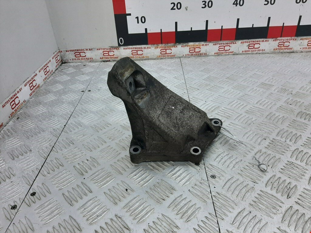 Кронштейн (крепление лапа) двигателя BMW 7-Series (E65/E66) 22116754615 арт. 669602