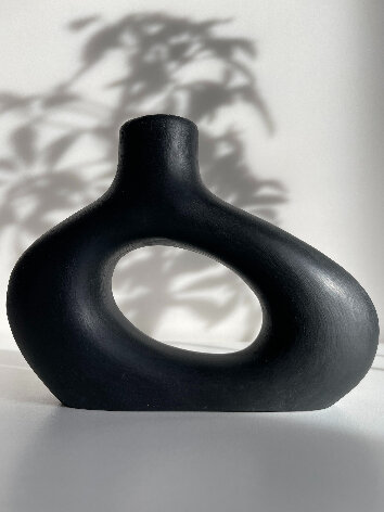 Ваза декоративная для сухоцветов черная гипсовая