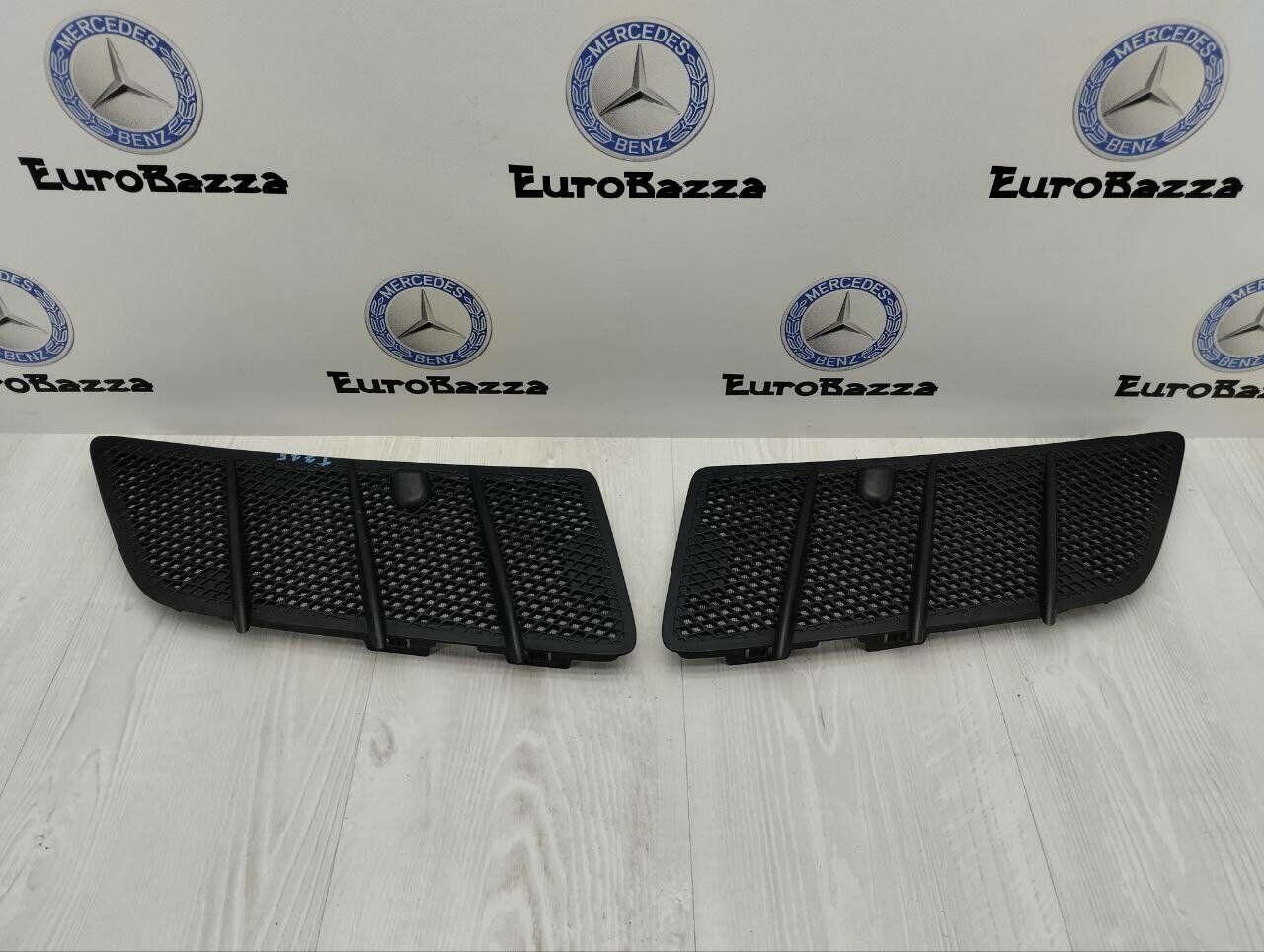 Решетка капота Mercedes W164 A1648804305