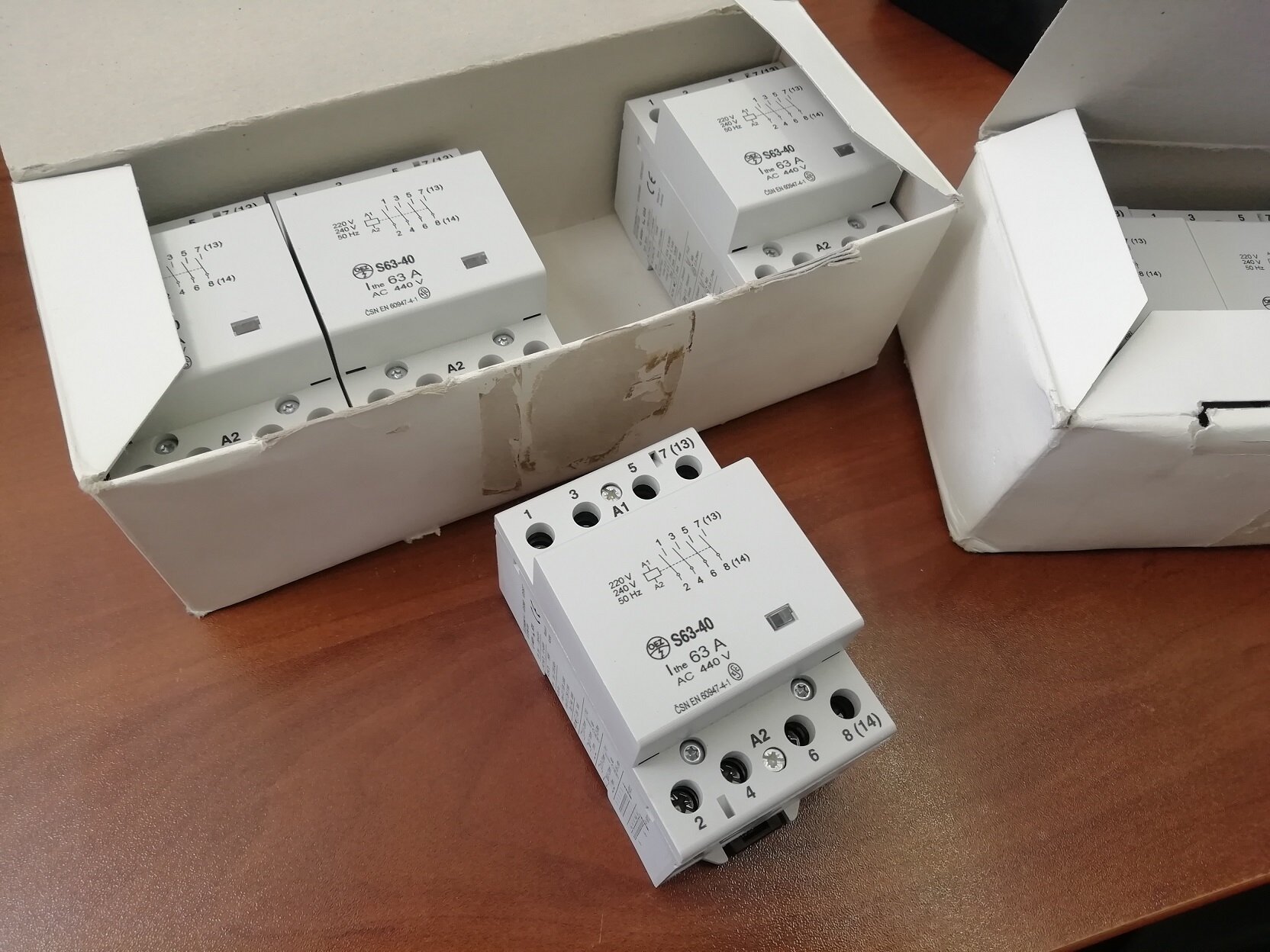 S63-40 Контактор модульный 63А, 230В, 4НО