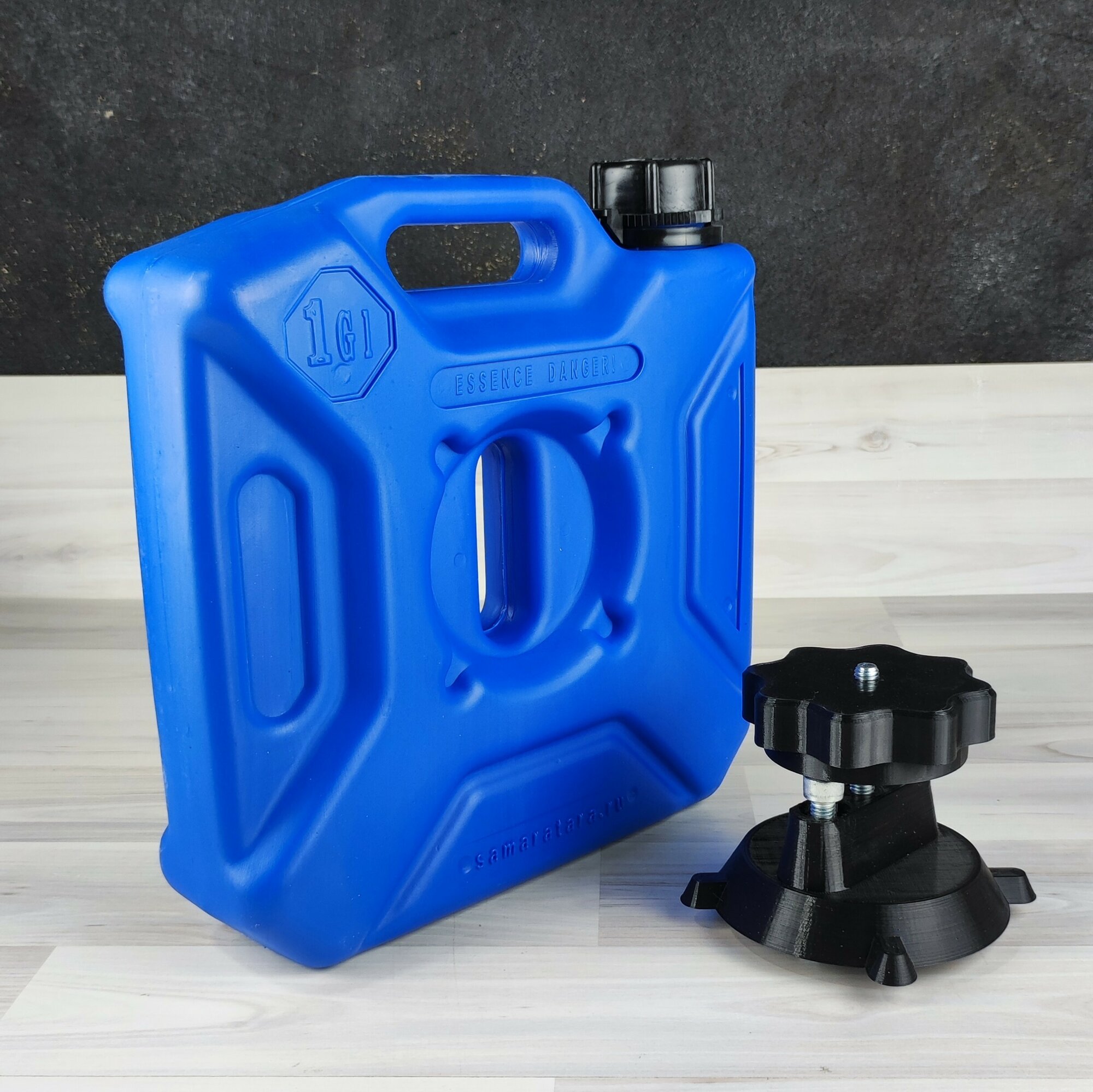 Комплект Канистра Экстрим+ 5 л. и Крепление для экспедиционной канистры "Экстрим+", PETg / 3D-печать, синий/черный