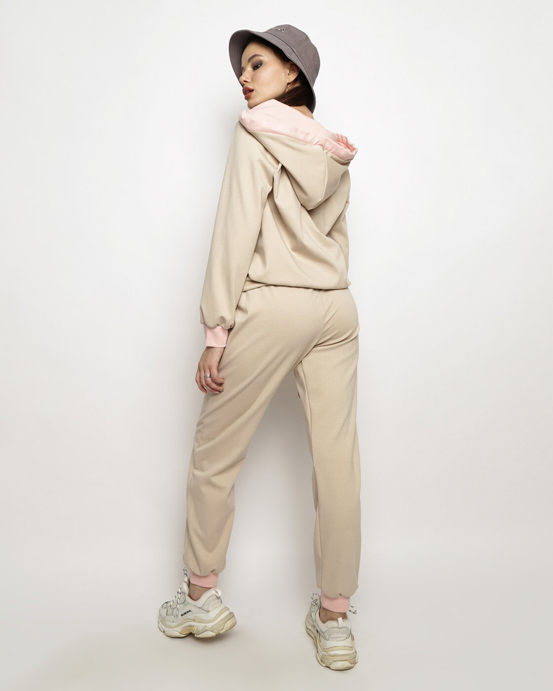 Костюм спортивный