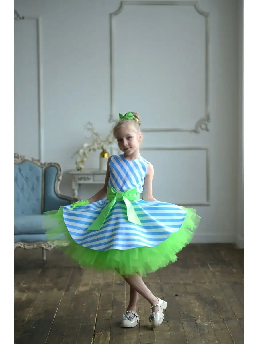 Платье в полоску нарядное пышное