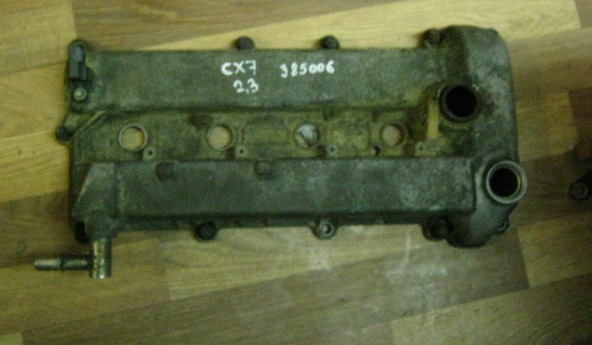 Крышка двигателя CX 7 Mazda L3M610210