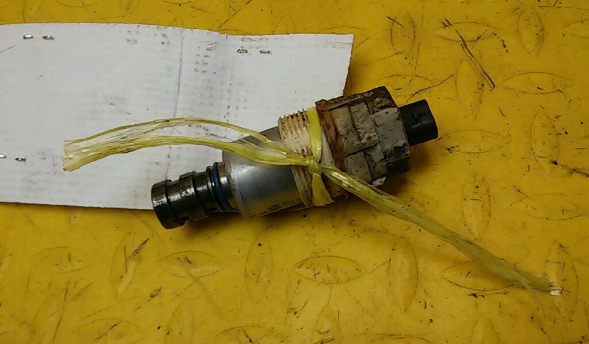 Датчик давления масла Sprinter Mercedes-Benz A6511800315