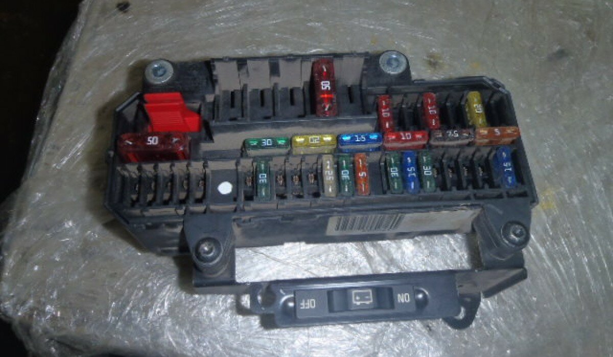 Блок предохранителей 7-серия E65/E66 BMW 61136900583