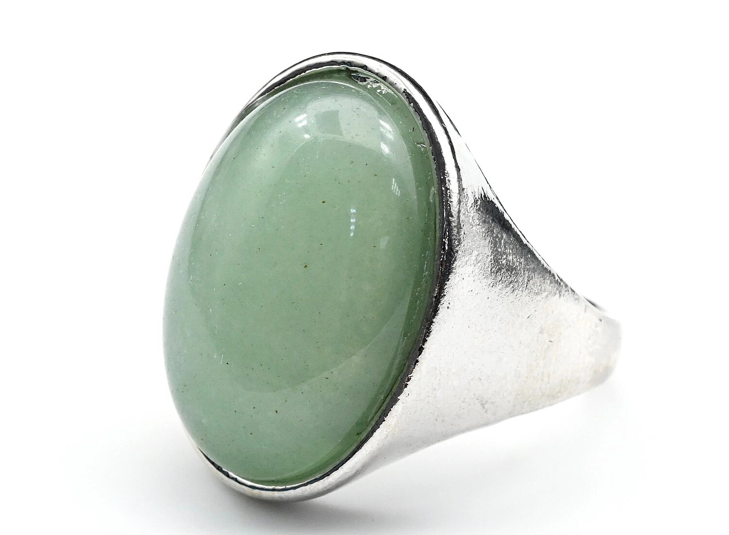 Кольцо, нефрит