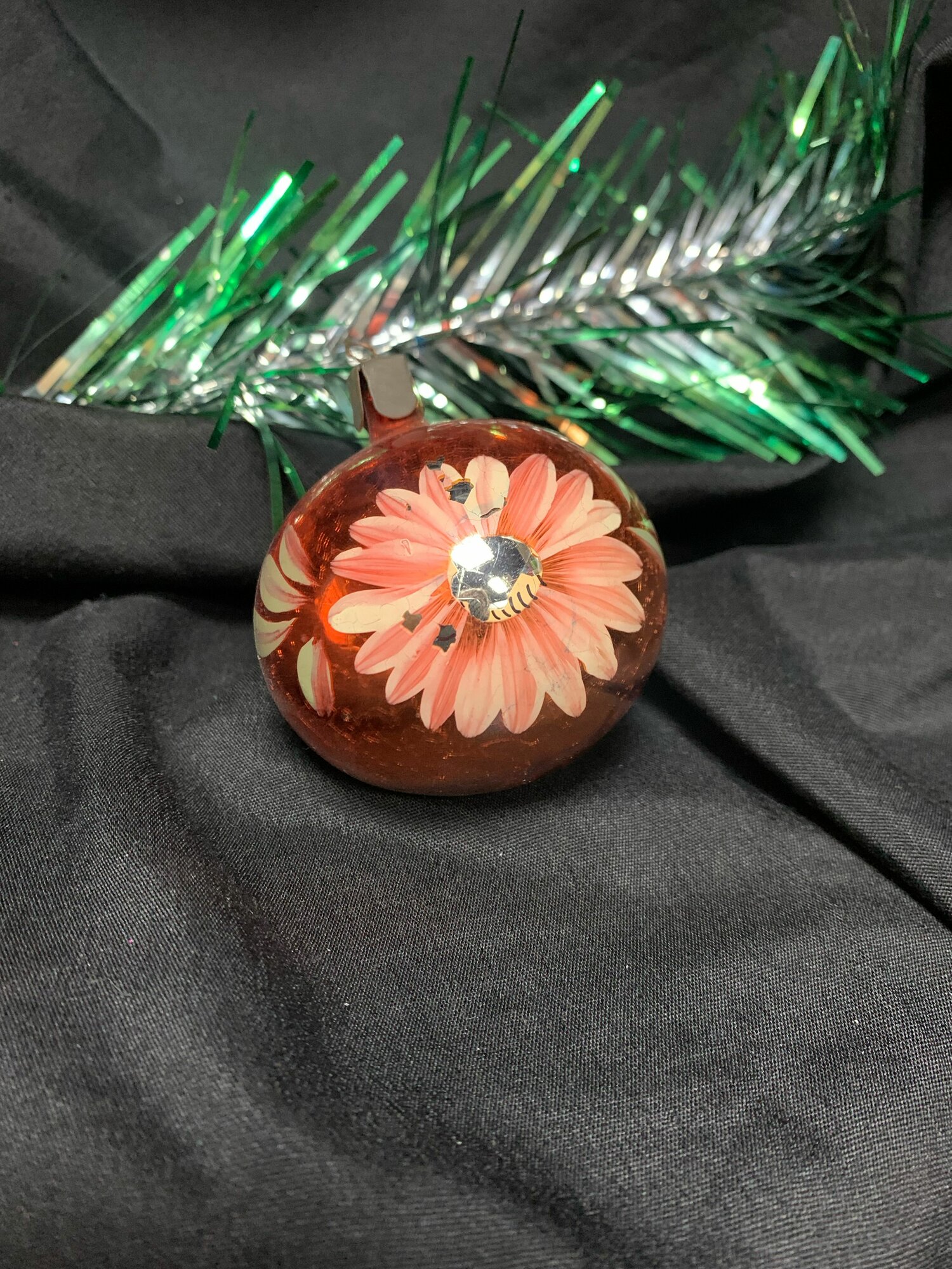 Елочная игрушка Шарик "хризантема"