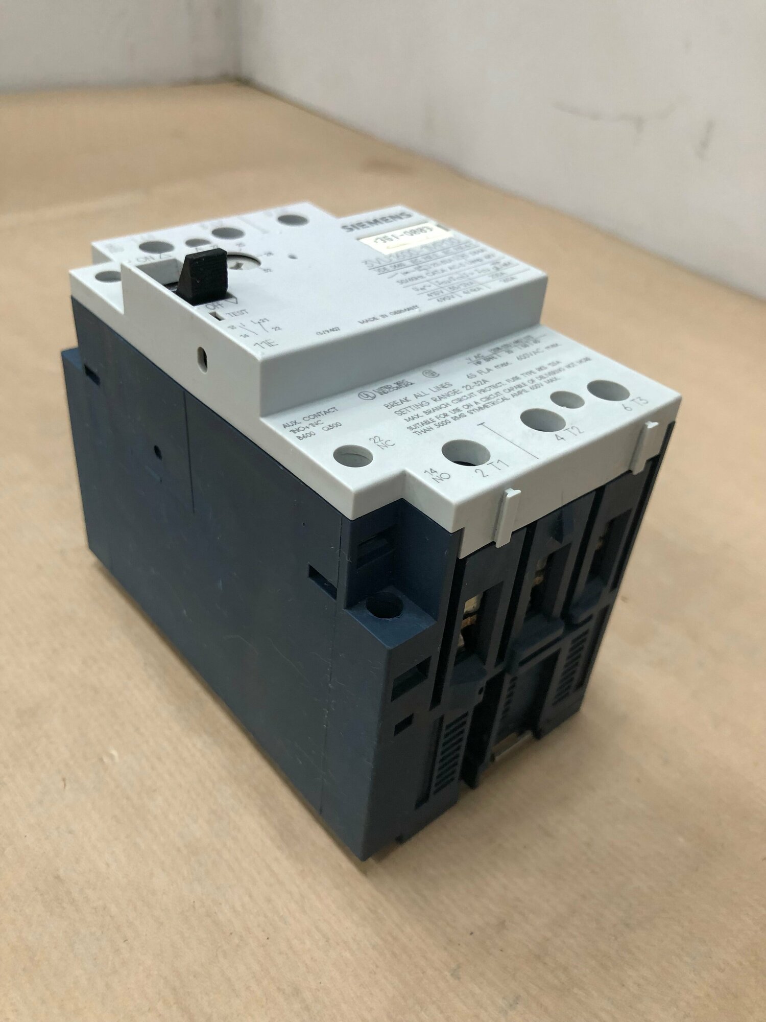 Выключатель автоматический SIEMENS 3VU1600-1MP00