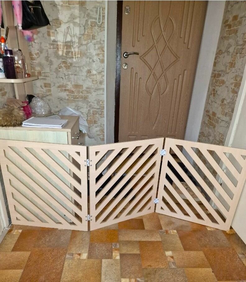 Барьер загородка для собак . Ограждение для собак. Высота 58 см ширина 150 см. Цвет бежевый