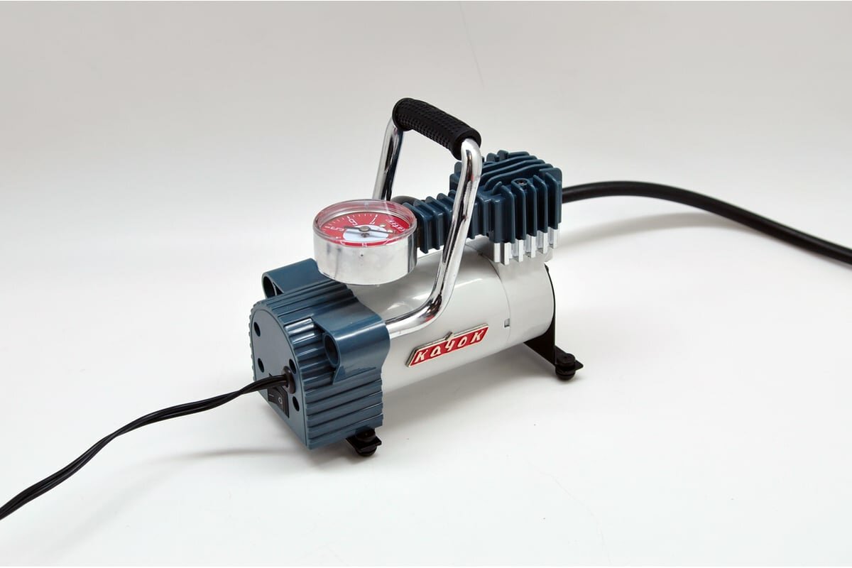 Качок К50 автомобильный портативный компрессор для шин с манометром и подкачкой