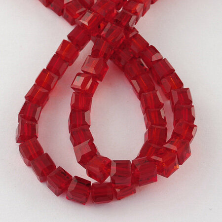 Бусины стеклянные, 7-8мм, граненые, кубики, красные, 30 шт, низка