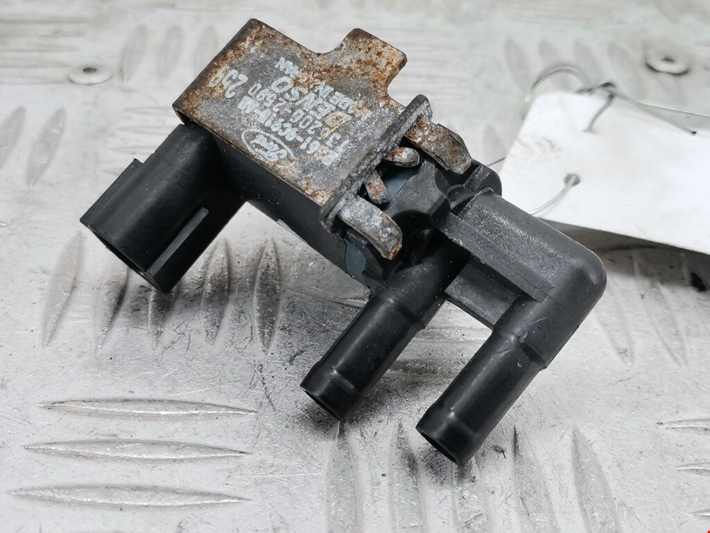 Клапан воздушный Ford Fusion 1198051 арт. 1802858