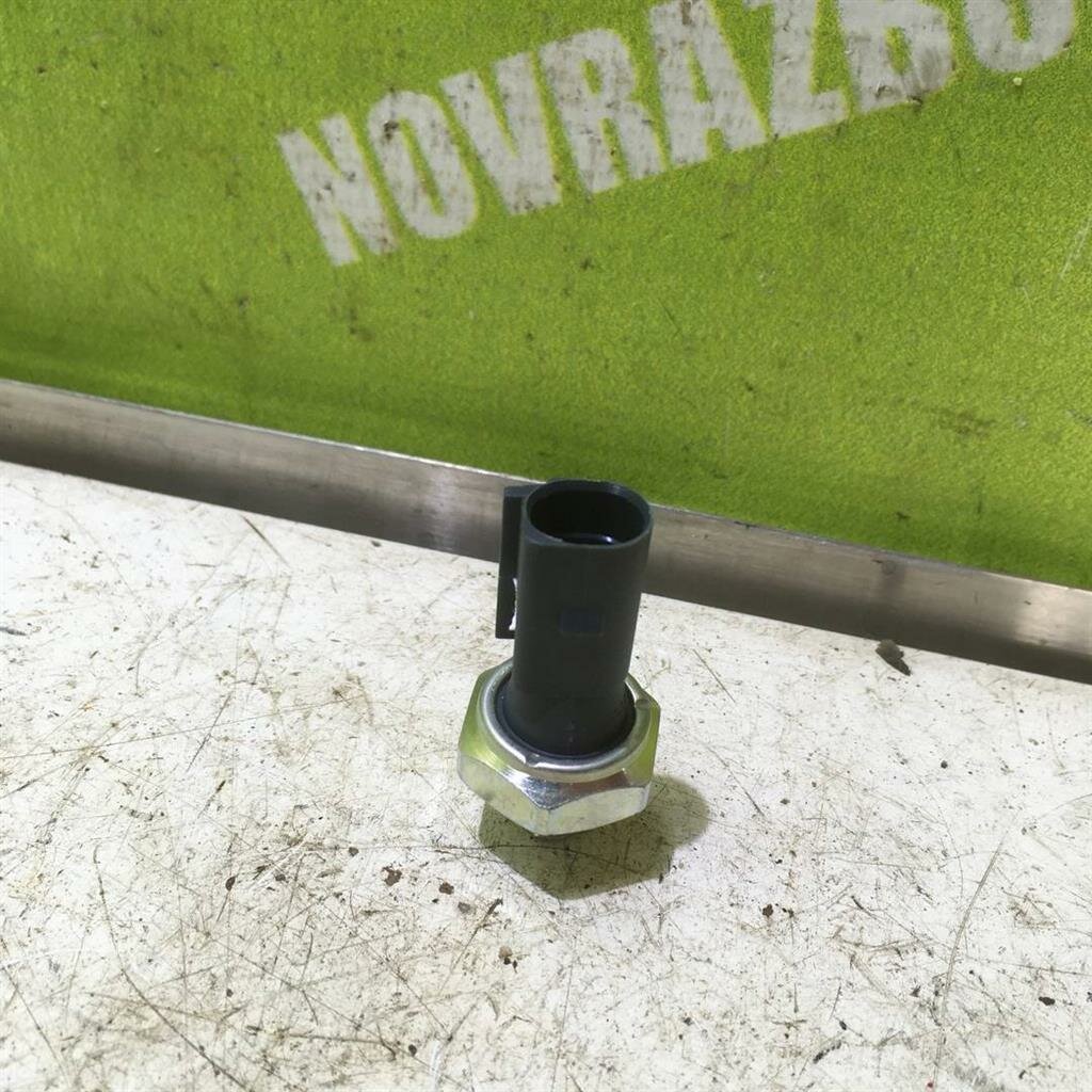 Датчик давления масла VW Golf 3 Vento 91-97