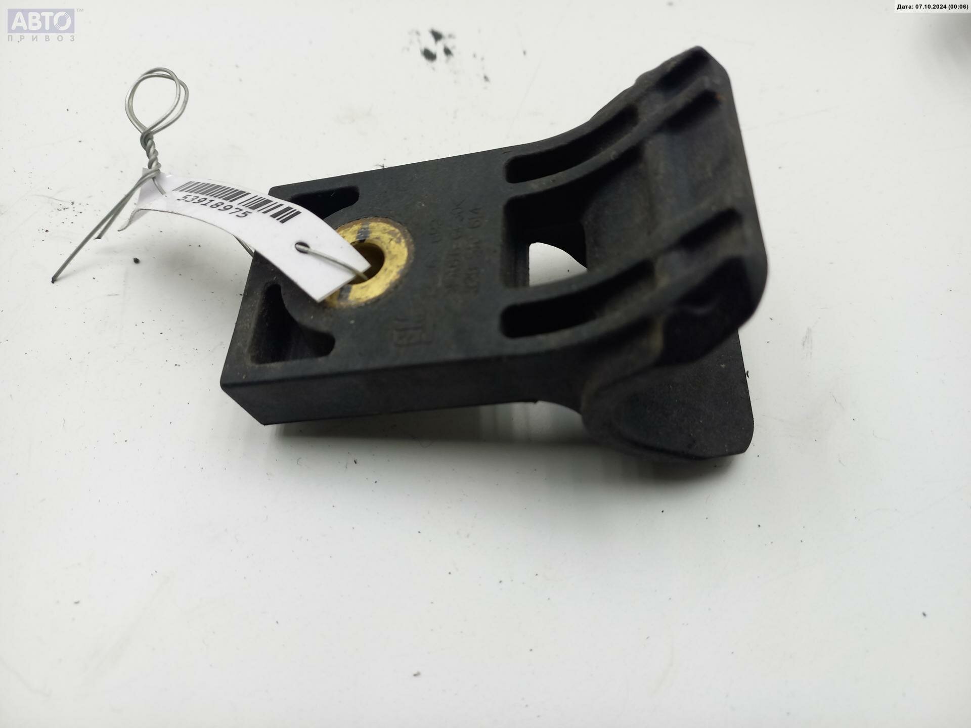 Кронштейн радиатора Opel Meriva B (2010-2017)