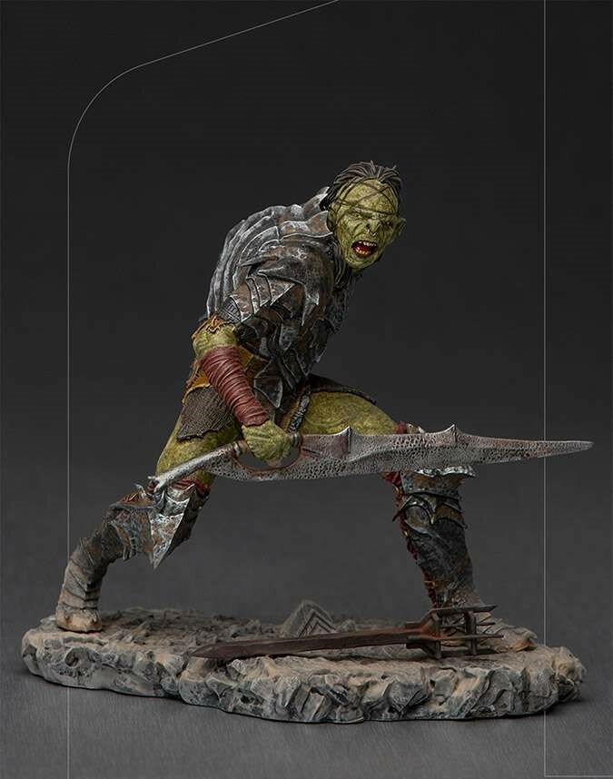 Коллекционная фигурка Iron studios 1/10 Lord of the Rings: Swordsman Orc (Айрон Студиос Властелин колец: Орк-мечник, 18 см)