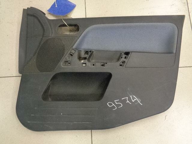 Обшивка двери передней правой от Ford Fusion 2002-2012