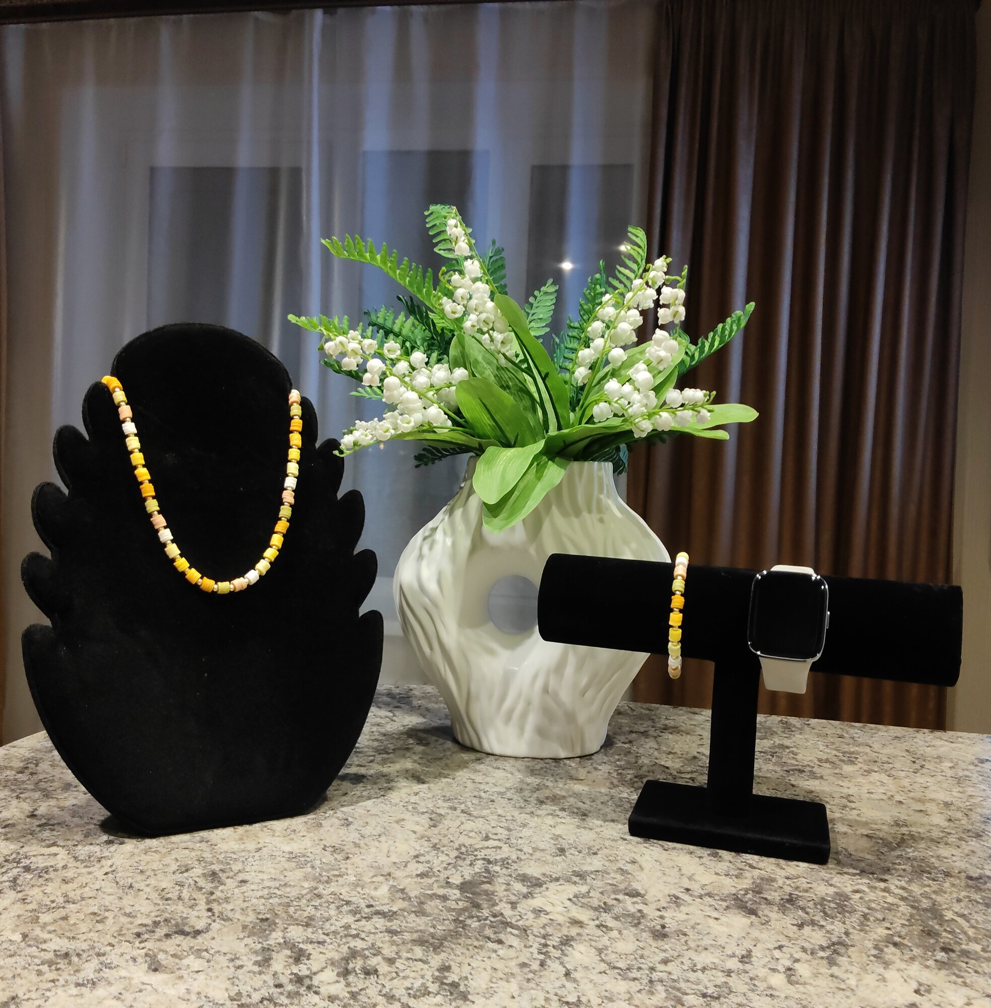 Комплект бижутерии: браслет, колье