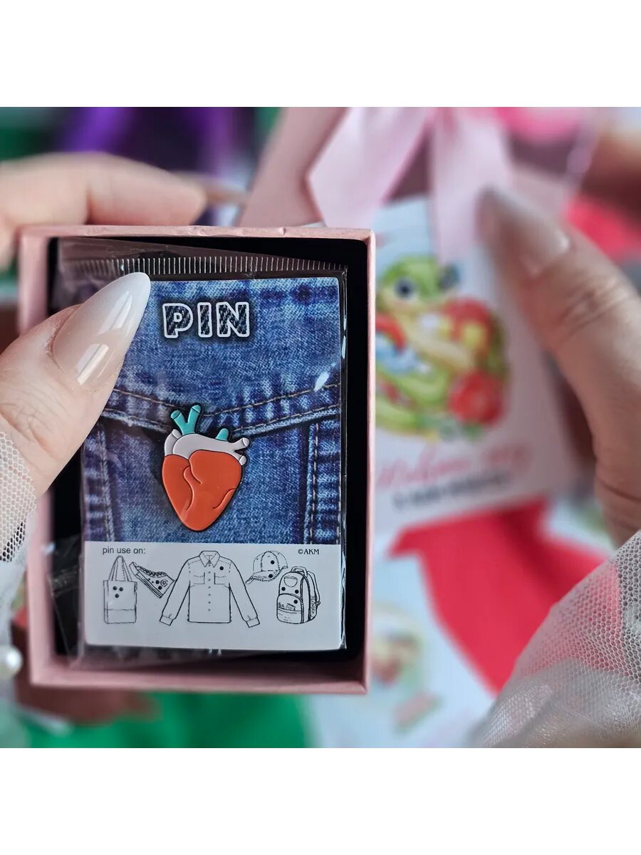 Брошь, стразы