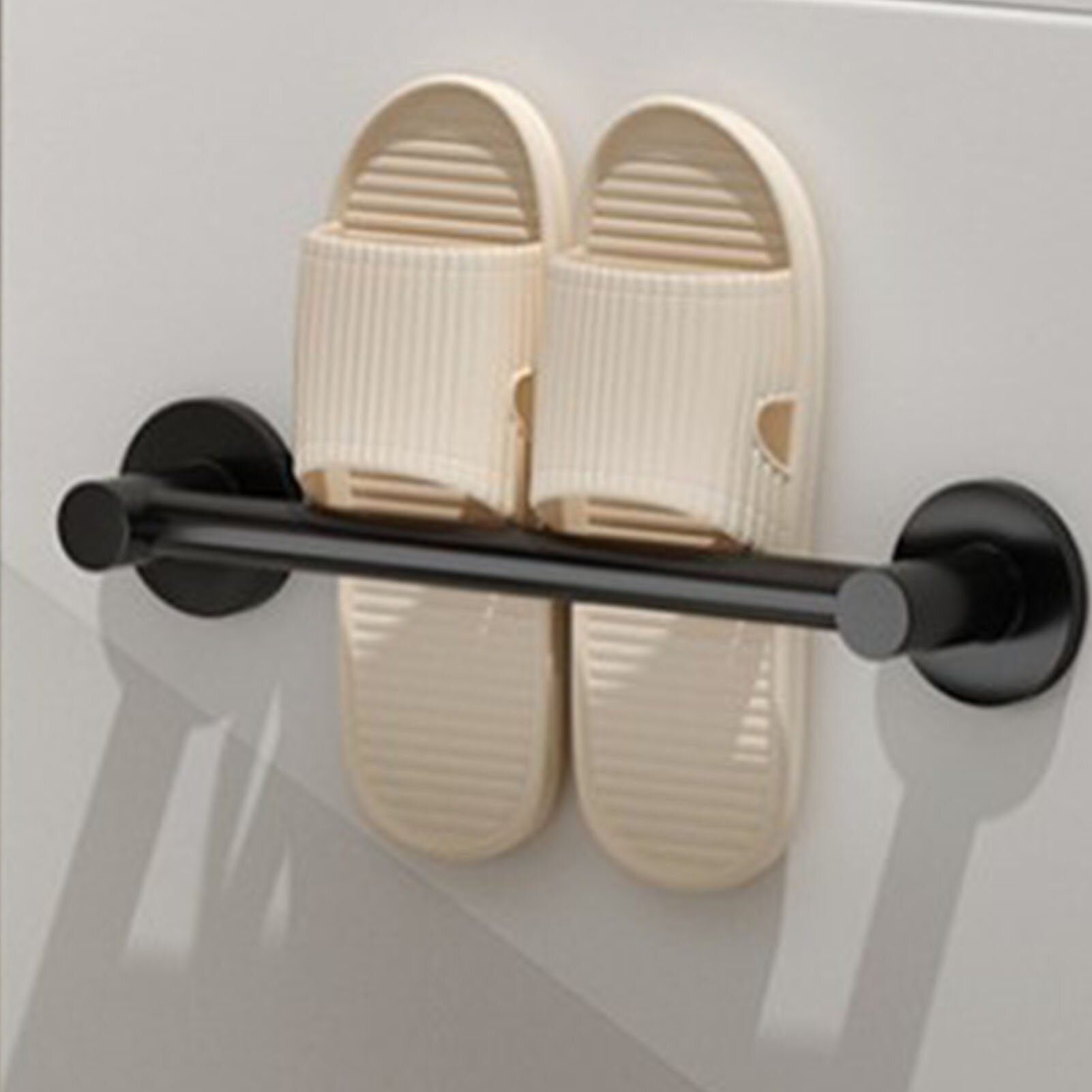 Полка для тапочек в ванной комнате. Алюминиевый дизайн без перфорации. Экономия места. Круглое сиденье, черный одностенный держатель для тапочек для дома.