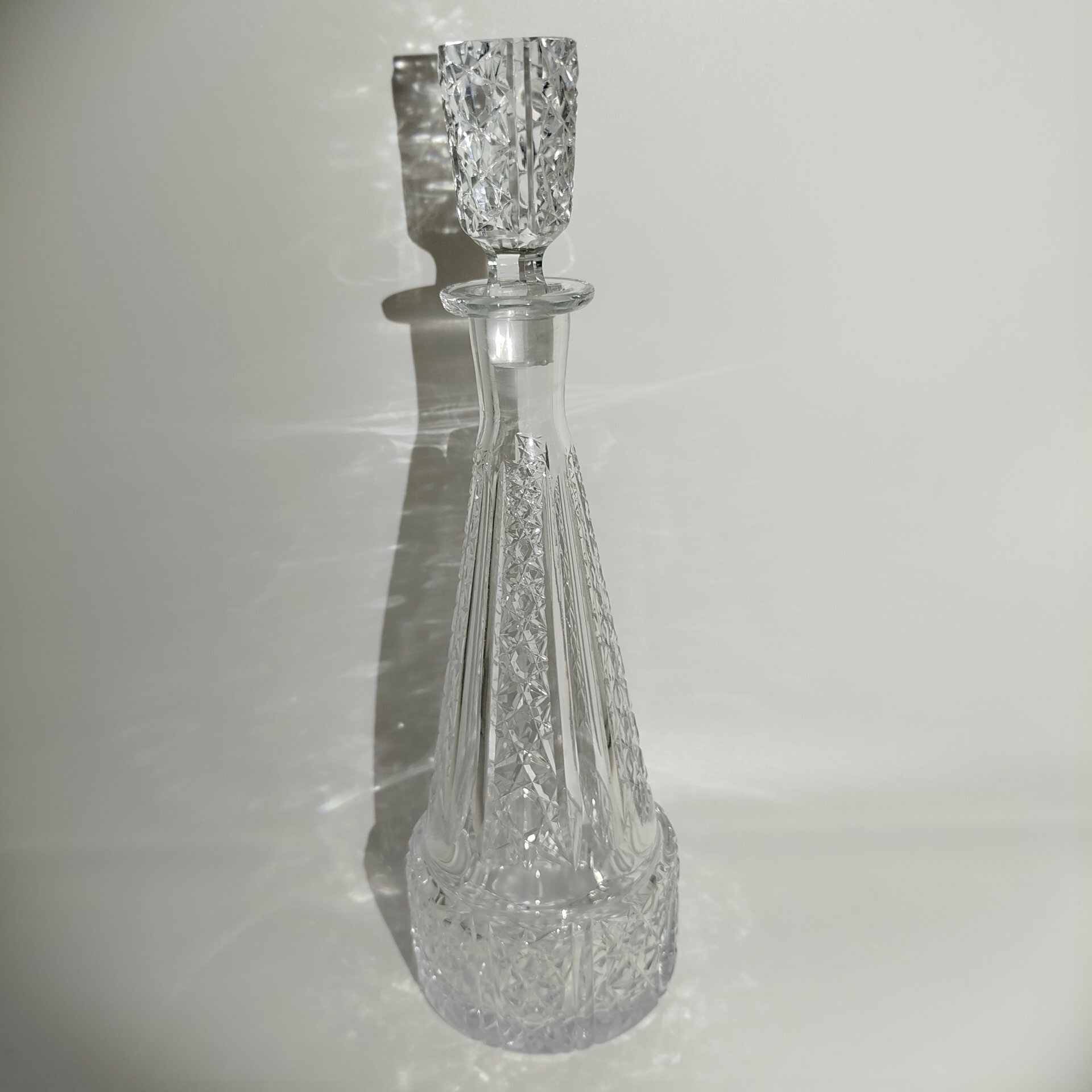 Графин (штоф) с рельефным декором, хрусталь, алмазная грань, СССР, 1970-1990 гг.