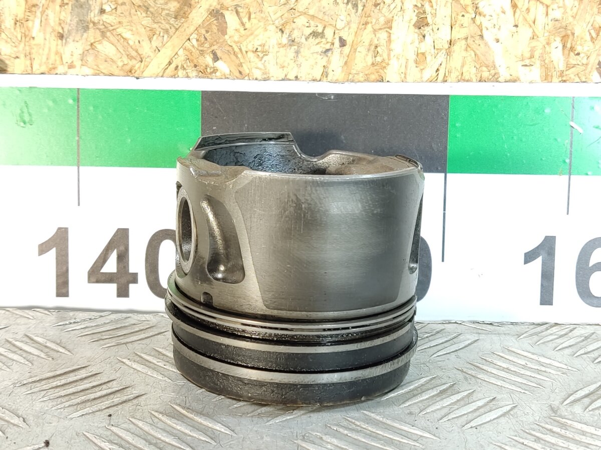 Поршень LAND ROVER Freelander 1998-2006 LR001268