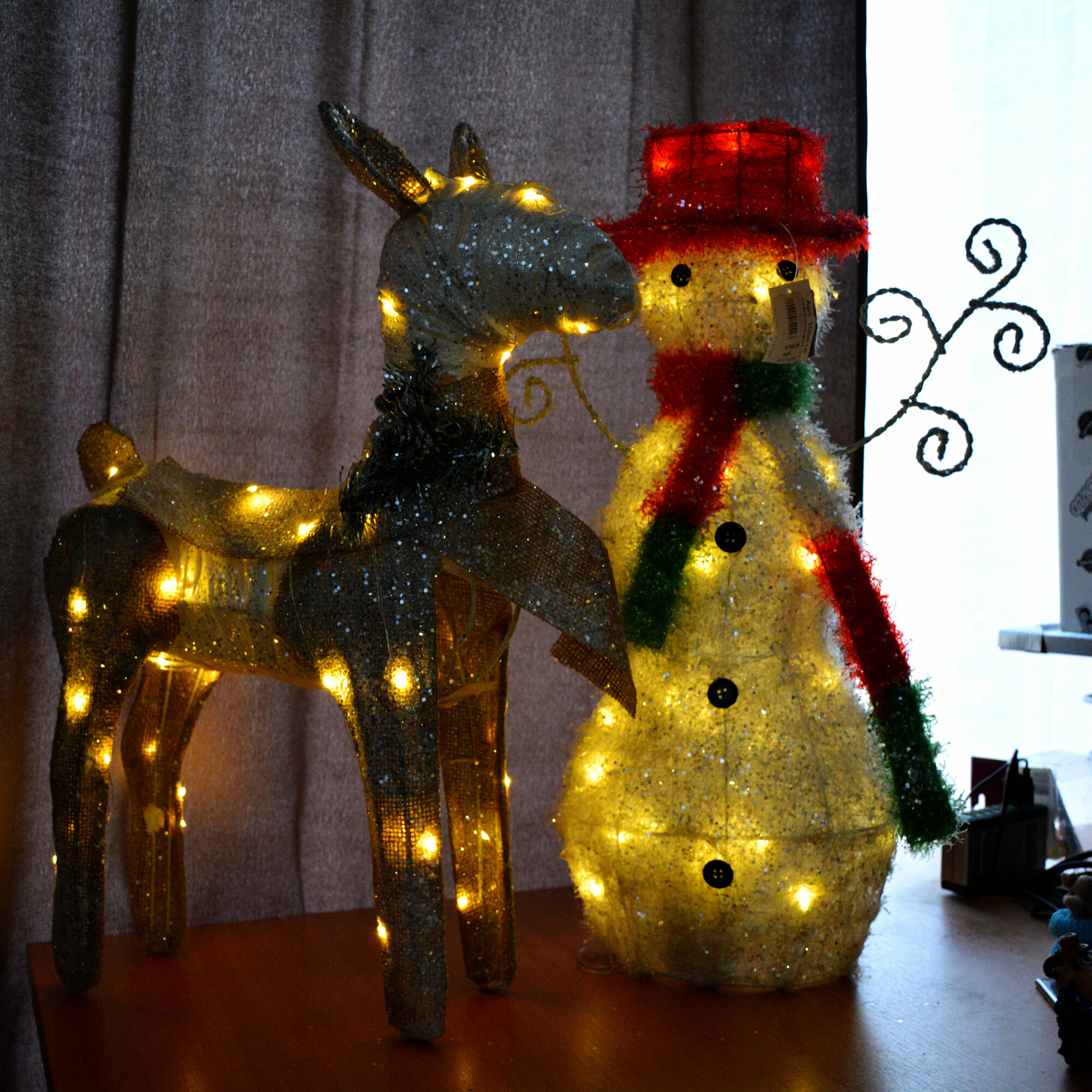 Фигурка декоративная на светодиодах "Олень"