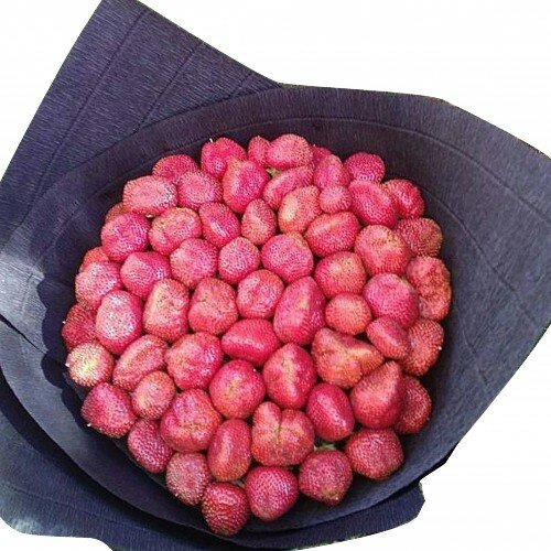 Подарочный букет Mklubni из свежей клубники, без добавления шоколада