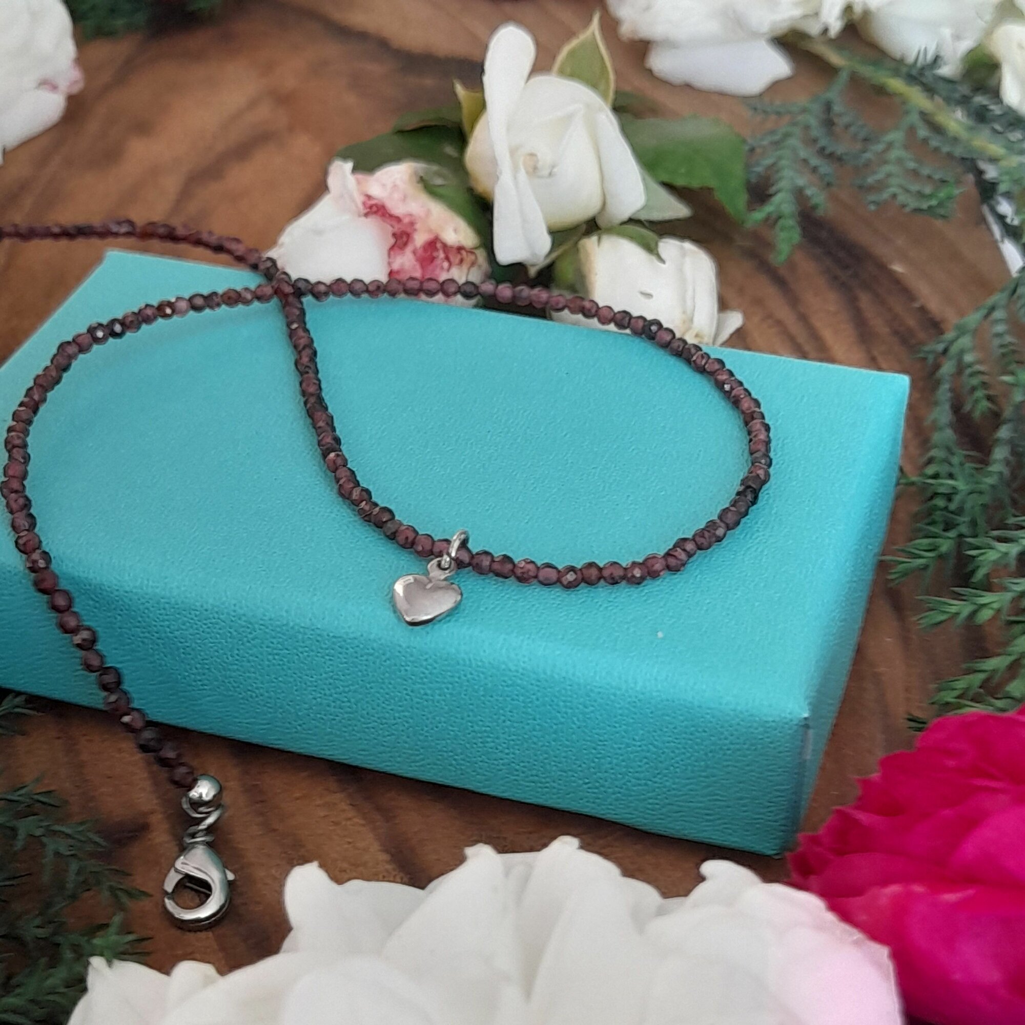 Колье, гранат