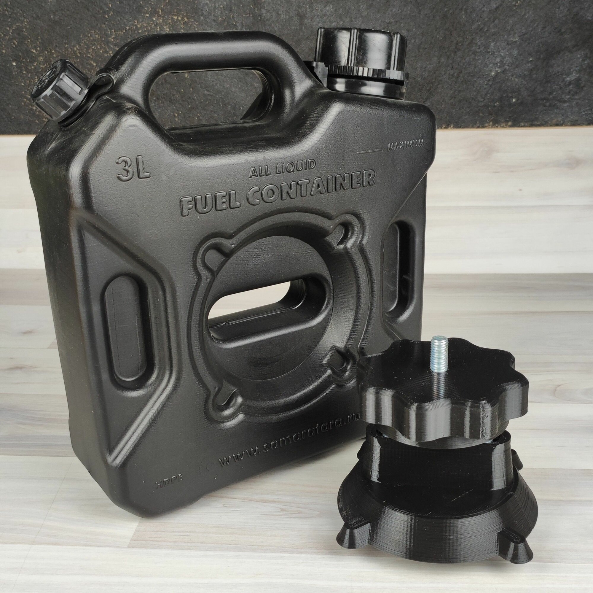 Комплект Канистра Экстрим+ 3 л. и Крепление для экспедиционной канистры "Экстрим+", PETg / 3D-печать, черный