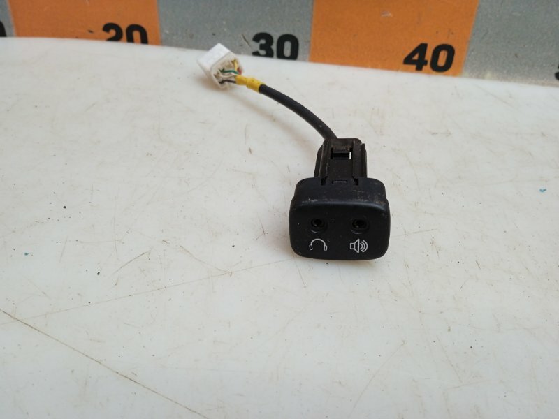 Б/У AUX, Дэу Магнус Разъем (USB/AUX) Daewoo Magnus 2002 V200 348898 DAEWOO арт. 96470111