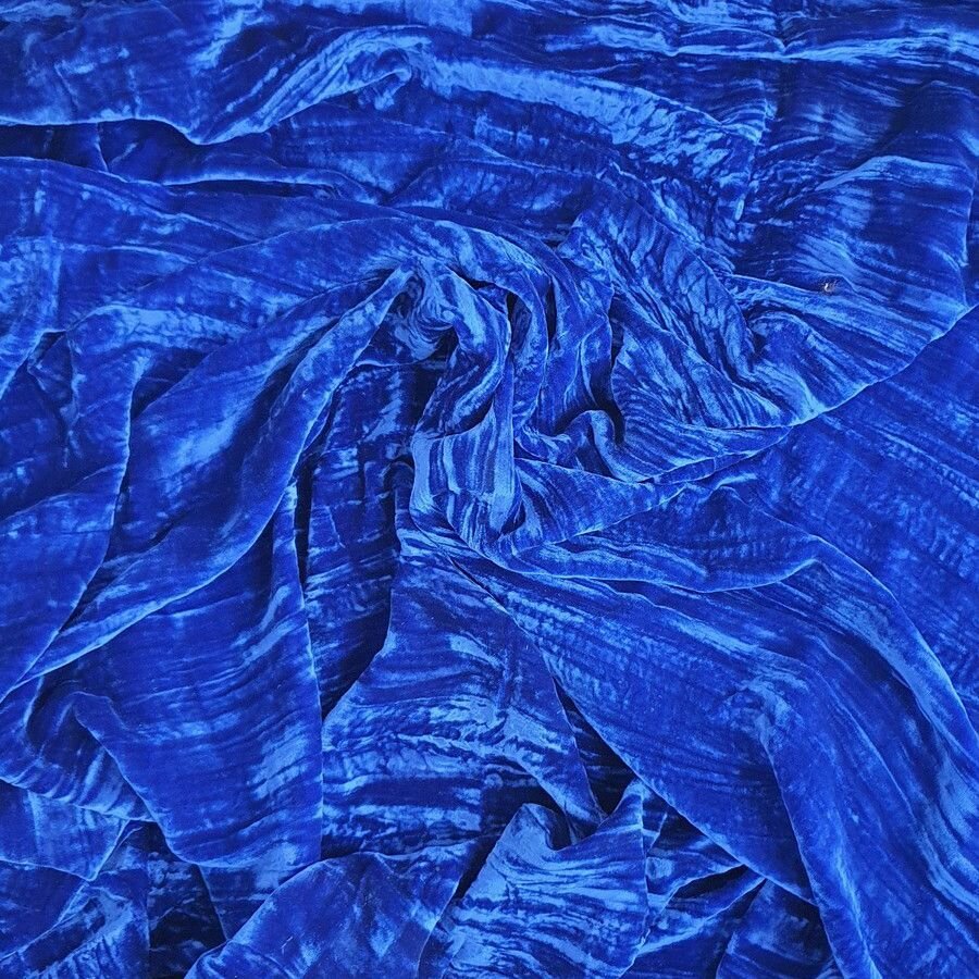 Бархат шёлковый. Отрез для рукоделия, синий, лоскут ткани 40х40 см. (b043). Англия