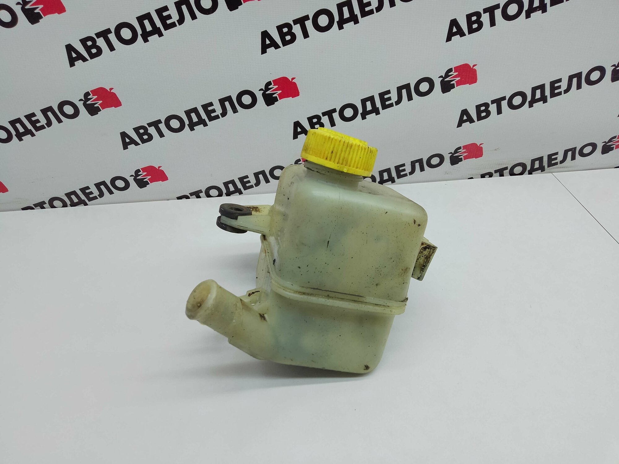 Бачок гур Mazda 323 BA 1998 г.в