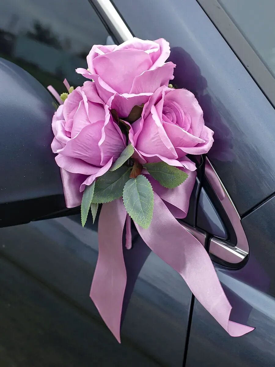 Свадебное украшение машины на ручки и зеркала молодоженов