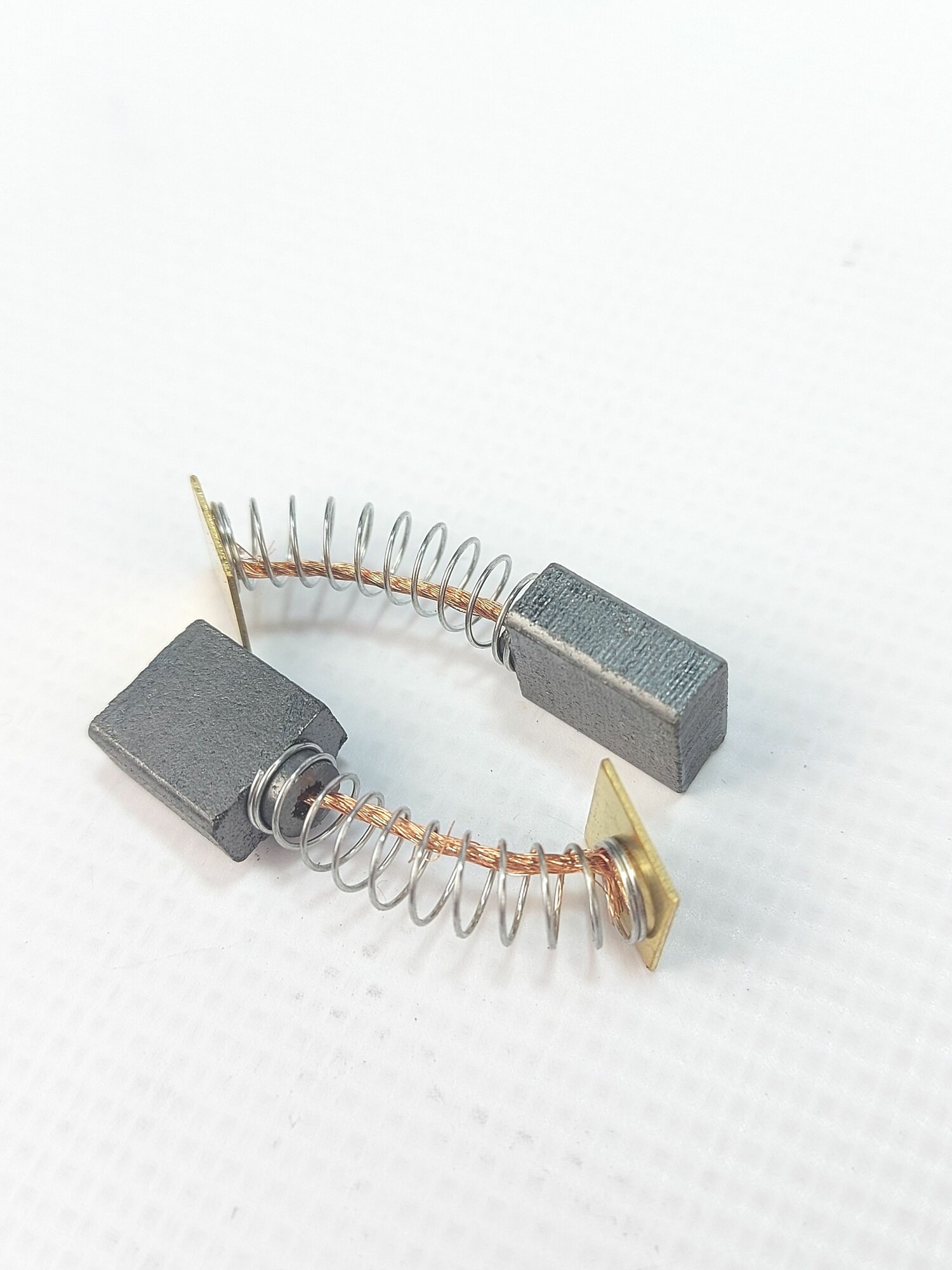 Щетка угольная 5х10х11,5 (ИНТЕРСКОЛ МП-65/550) пружина, квадратный пятак