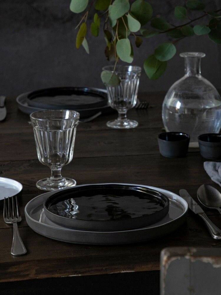 Тарелка обеденная черная "Costa Nova "Lagoa Eco-Gres" 1 шт, 21 см. Ударопрочная, профессиональная керамика.