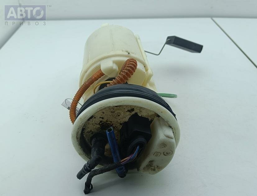 Насос топливный Volkswagen Golf-4