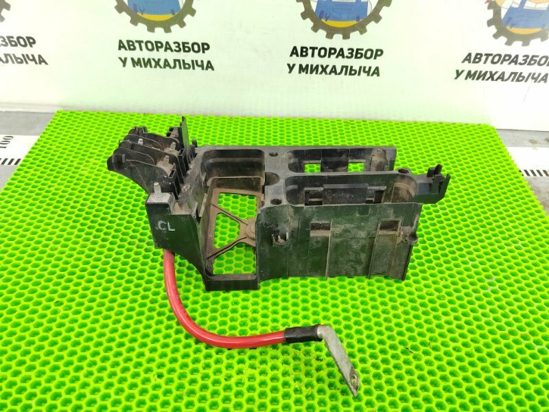 Корпус блока предохранителей Opel Astra GTC H 1534960