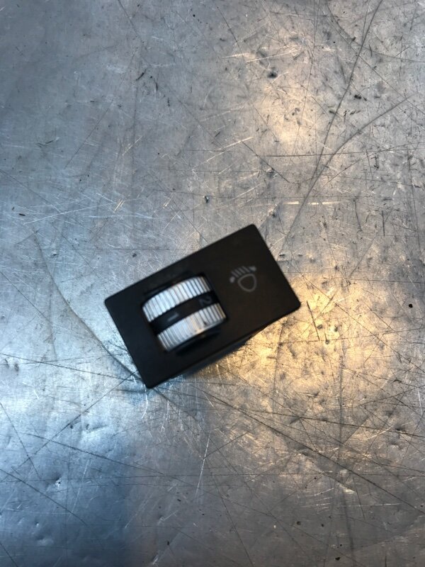 Кнопка корректора света фар Lifan Solano 620 LF481Q3 2010 (б/у) B3750530B2