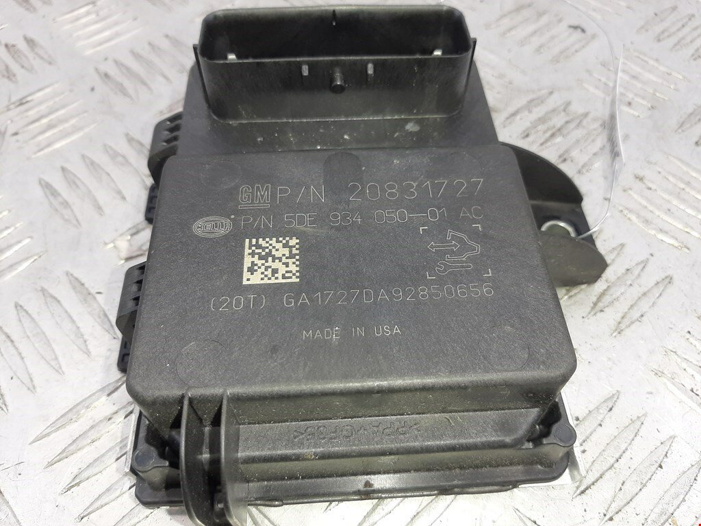 Блок управления топливным насосом Opel Astra J 20831727 арт. 633293