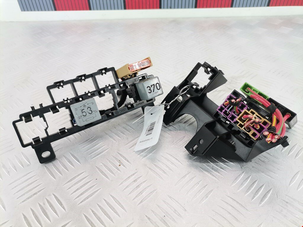 Блок реле Audi A4 B6 8E1937503A арт. 1659835