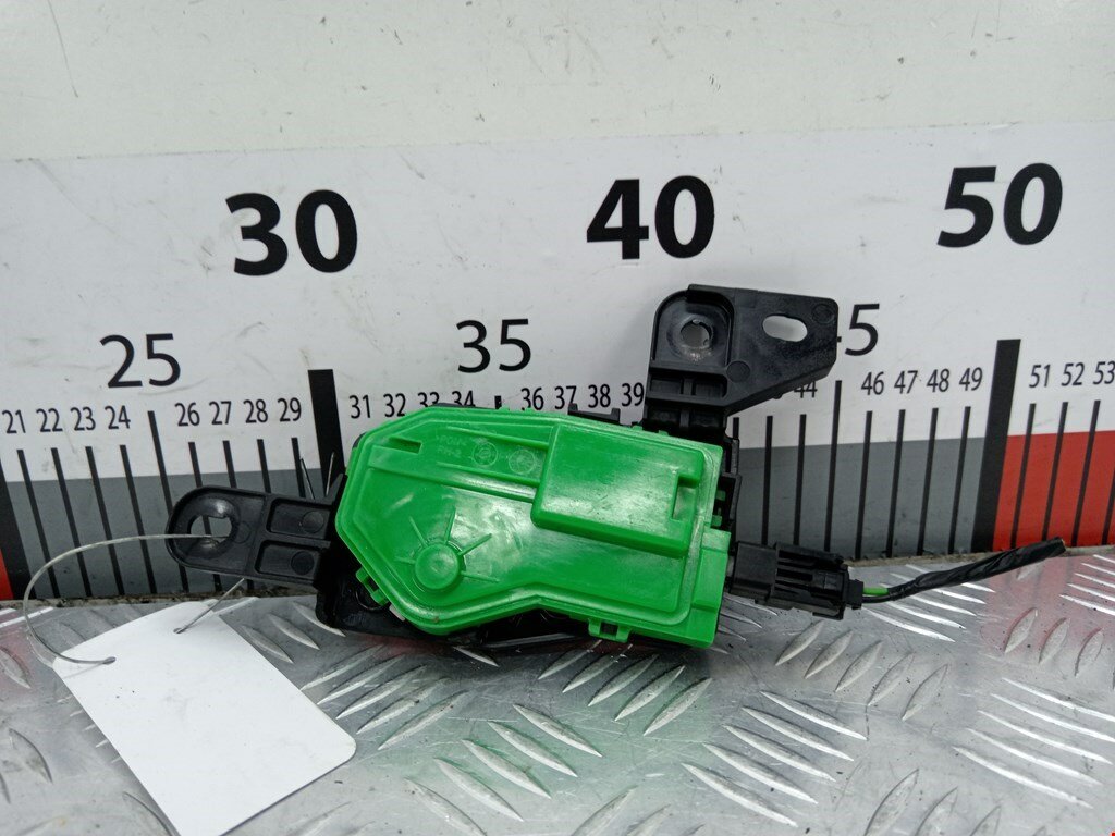 Сервопривод (электропривод моторчик привода) лючка бензобака Kia Ceed 2 (JD) арт. 1735320