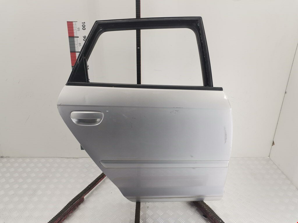 Дверь задняя правая Audi A3 8P 8P4833052A арт. 1534914
