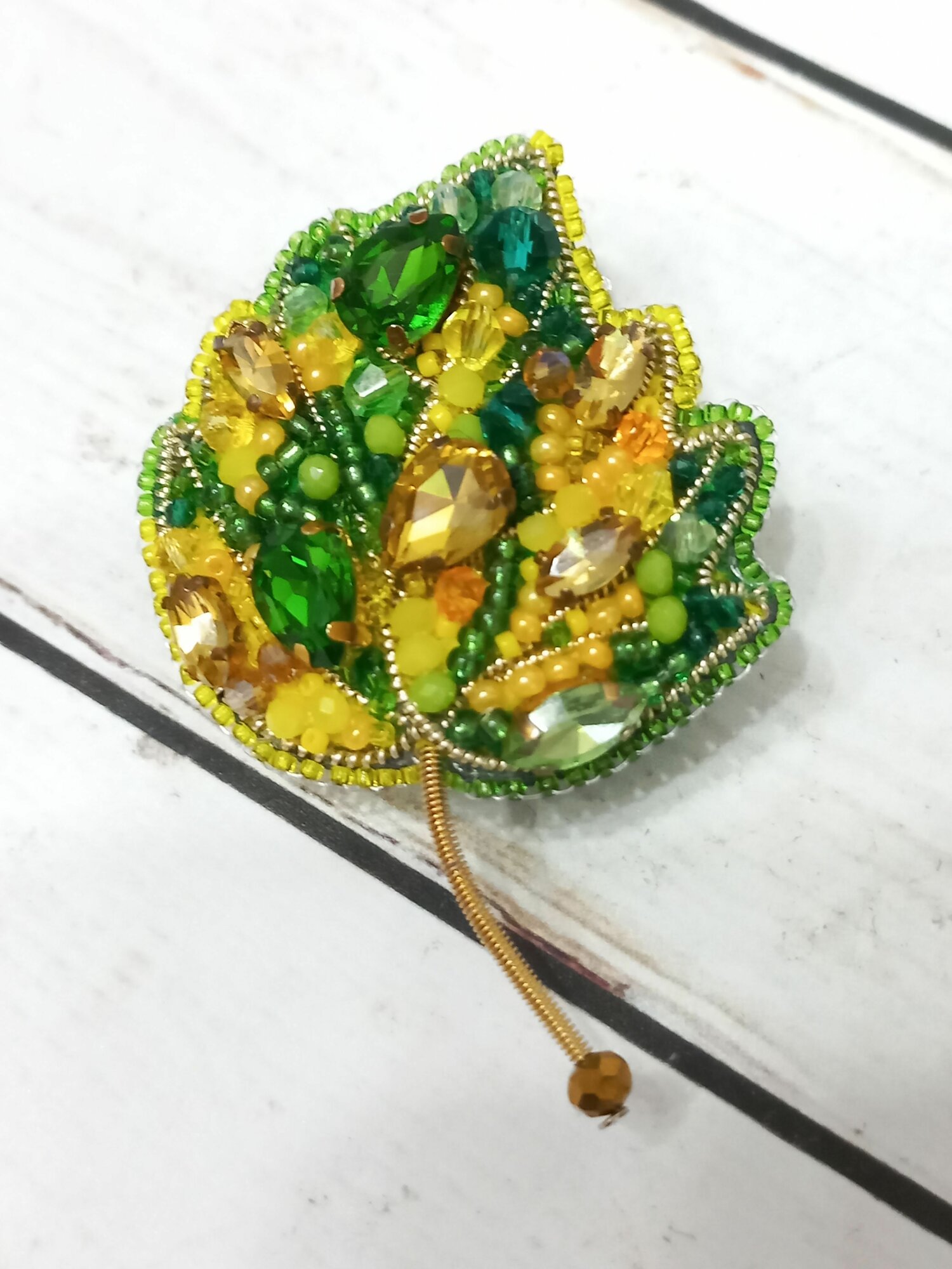 Брошь, стекло