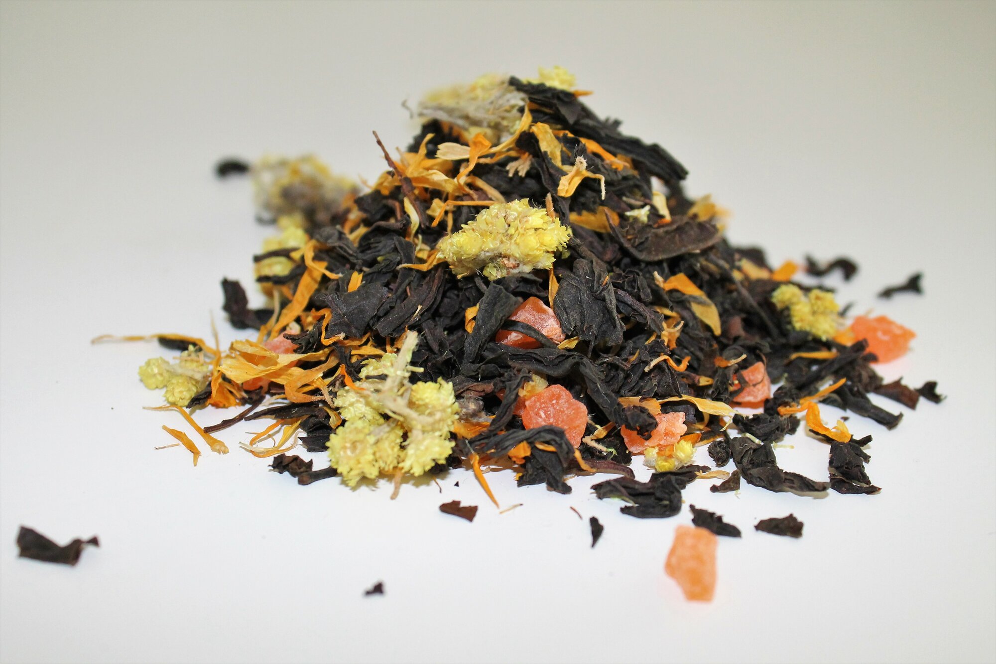 Чай черный ароматизированный "Персик", с бессмертником и календулой, 250 г