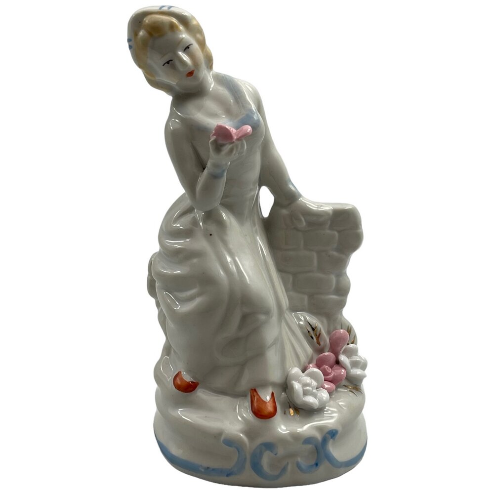 Фарфоровая статуэтка "Дама с розой", 2000-2010 гг, Китай