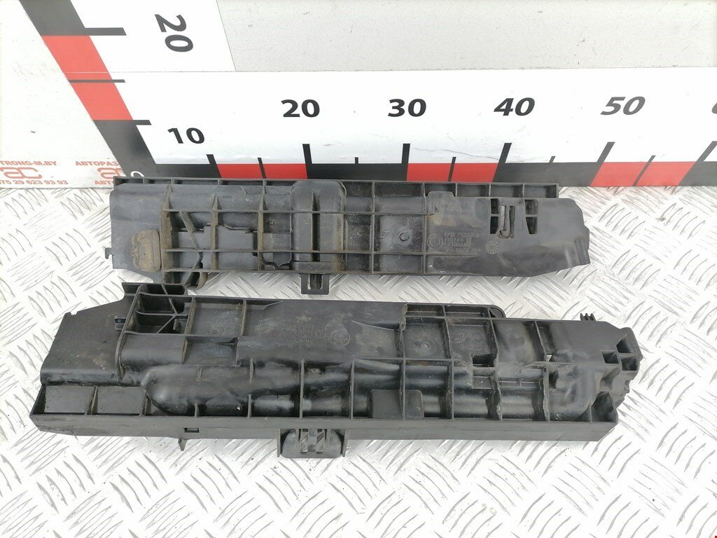 Кронштейн (крепление) радиатора BMW 3-Series (E90/E91/E92/E93) 17107524912 арт. 1026052