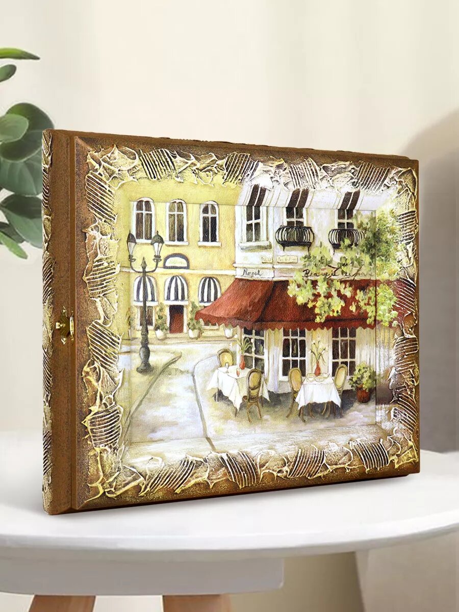 Ключница настенная закрытая с дверкой полкой шкатулка